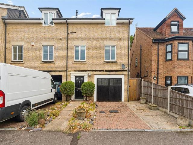 2 bedroom end of terrace house for sale