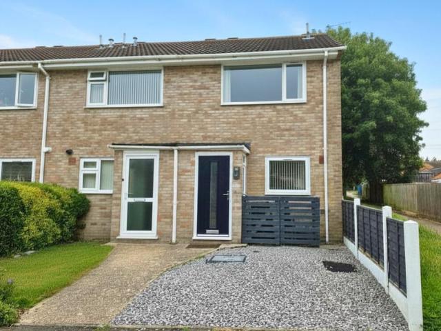 2 bedroom end of terrace house for sale