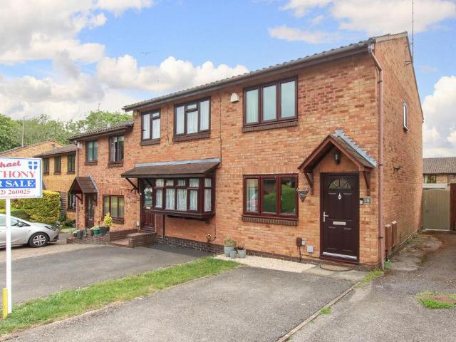 2 bedroom end of terrace house for sale