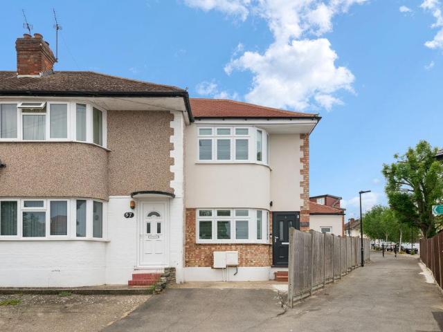 2 bedroom end of terrace house for sale