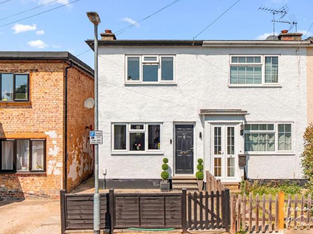 2 bedroom end of terrace house for sale