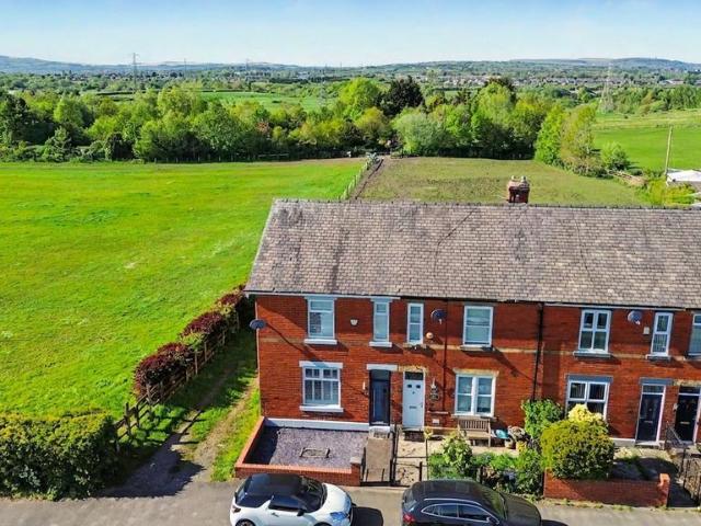 2 bedroom end of terrace house for sale