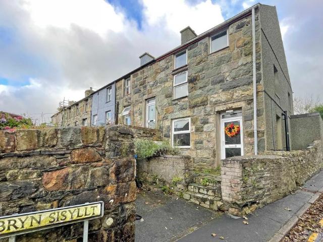 2 bedroom end of terrace house for sale