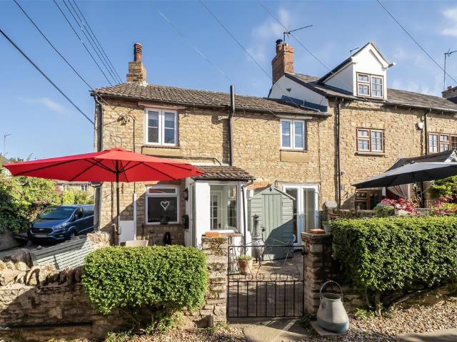 2 bedroom end of terrace house for sale
