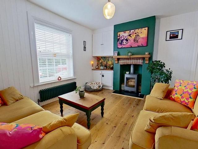 2 bedroom end of terrace house for sale