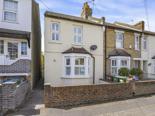 2 bedroom end of terrace house for sale