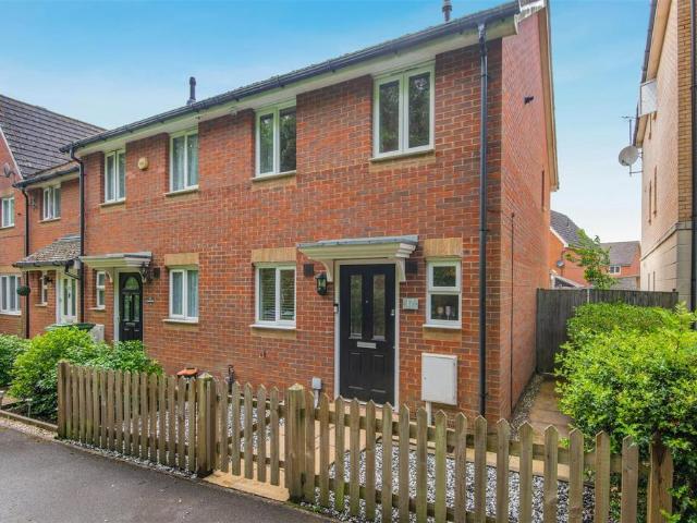 2 bedroom end of terrace house for sale