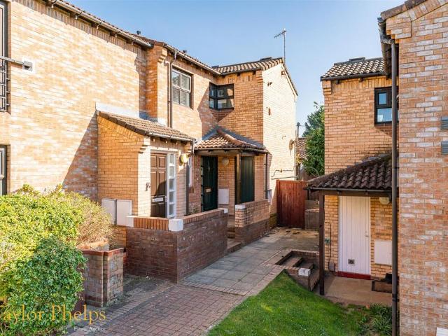 2 bedroom end of terrace house for sale