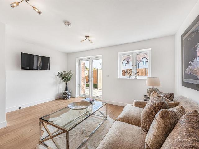 2 bedroom end of terrace house for sale