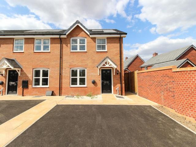 2 bedroom end of terrace house for sale