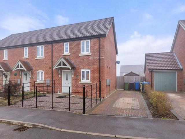 2 bedroom end of terrace house for sale