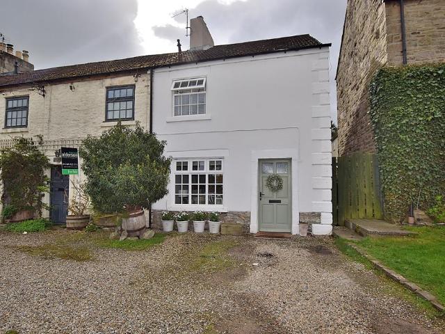 2 bedroom end of terrace house for sale