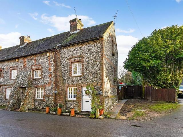 2 bedroom end of terrace house for sale