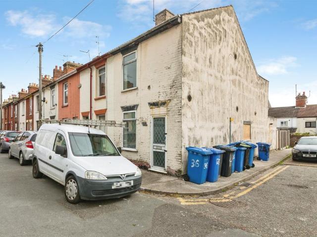 2 bedroom end of terrace house for sale