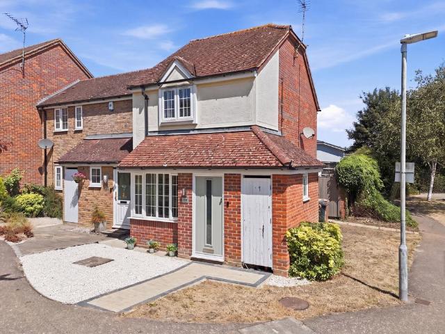 2 bedroom end of terrace house for sale