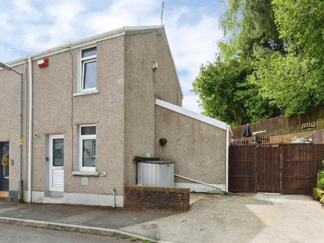 2 bedroom end of terrace house for sale