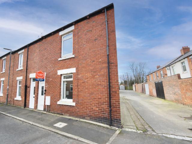 2 bedroom end of terrace house for sale