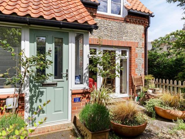 2 bedroom end of terrace house for sale