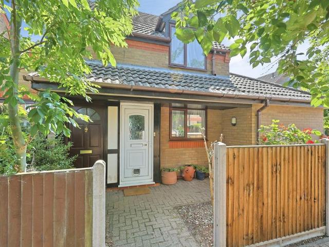 2 bedroom end of terrace house for sale