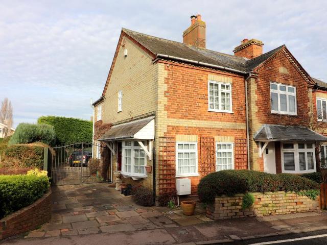 2 bedroom semi detached house for sale