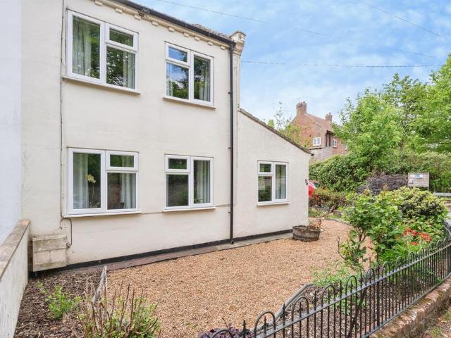 2 bedroom end of terrace house for sale
