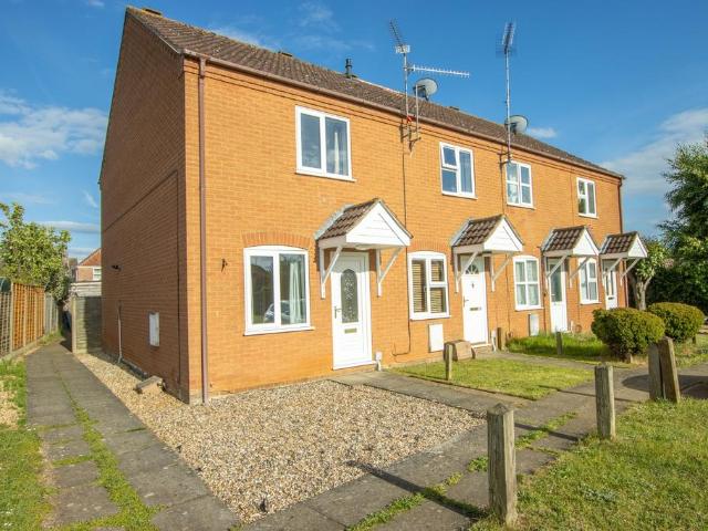 2 bedroom end of terrace house for sale