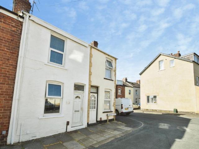 2 bedroom end of terrace house for sale