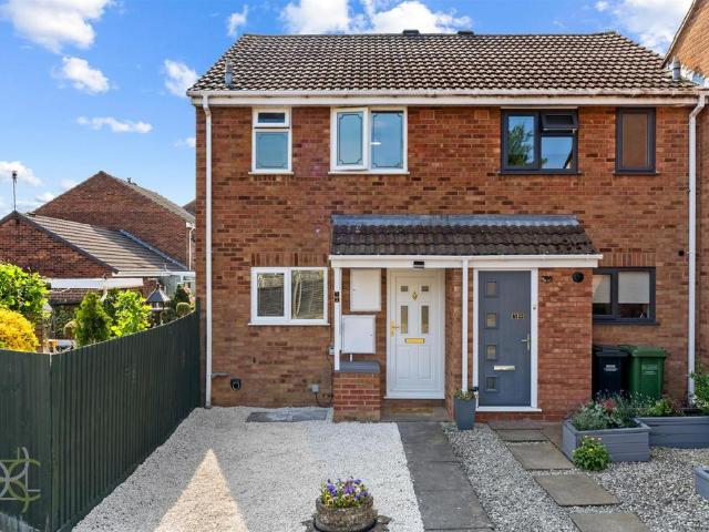 2 bedroom end of terrace house for sale