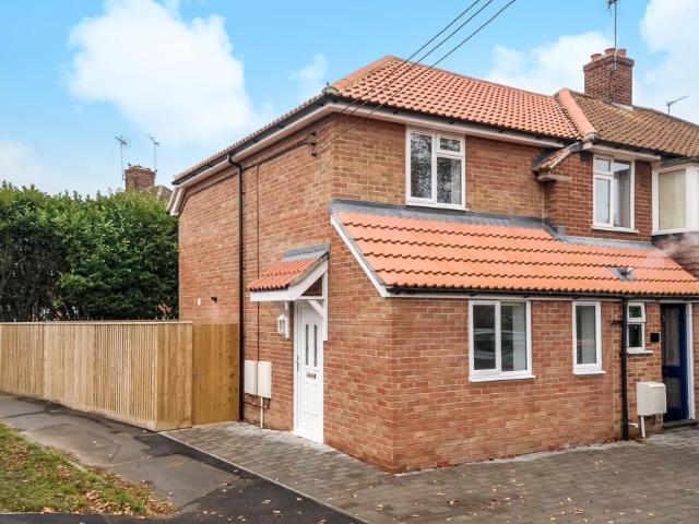 2 bedroom end of terrace house for sale