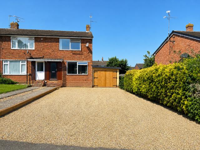2 bedroom end of terrace house for sale