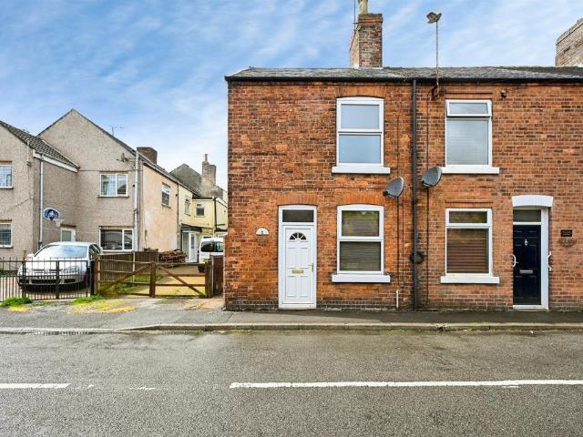 2 bedroom end of terrace house for sale