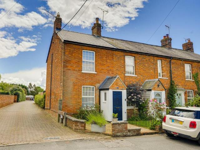 2 bedroom end of terrace house for sale