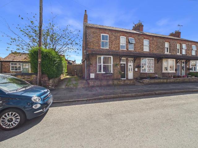 2 bedroom end of terrace house for sale