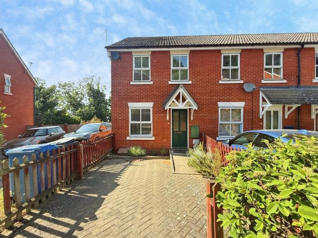 2 bedroom end of terrace house for sale