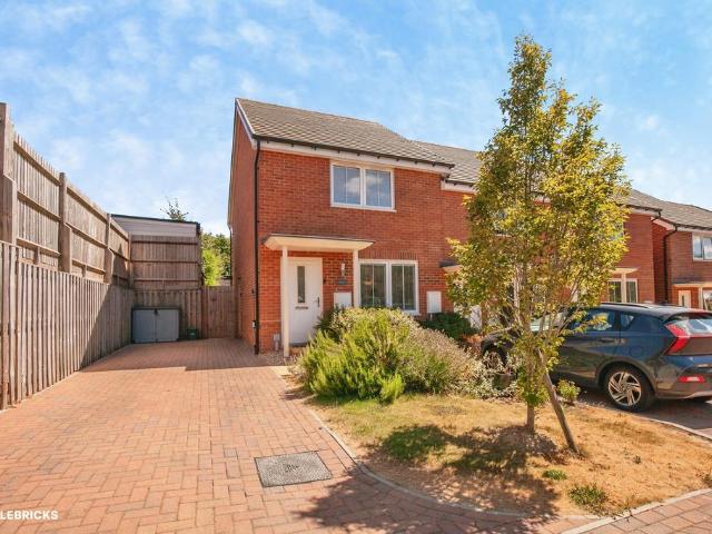 2 bedroom end of terrace house for sale