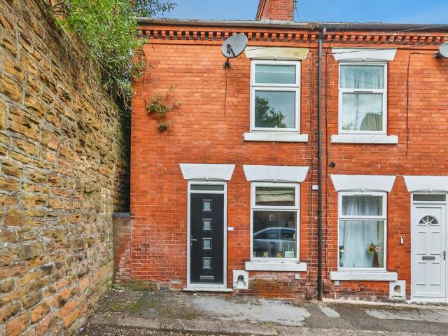 2 bedroom end of terrace house for sale