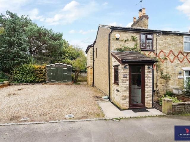 2 bedroom end of terrace house for sale