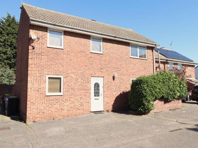 2 bedroom end of terrace house for sale