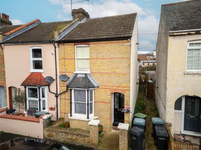2 bedroom end of terrace house for sale