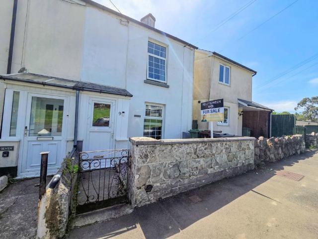 2 bedroom end of terrace house for sale