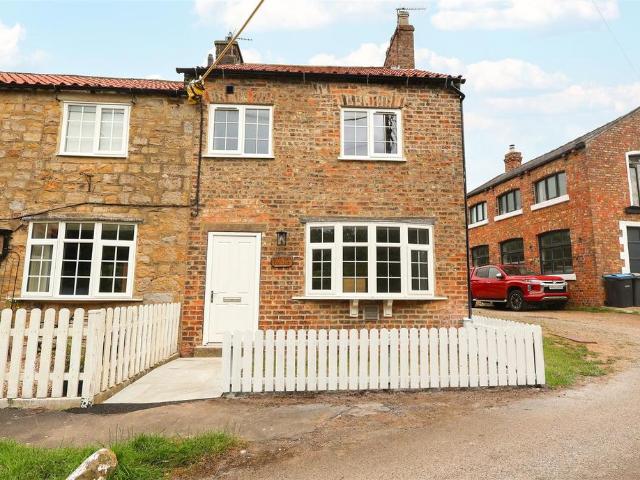 2 bedroom end of terrace house for sale