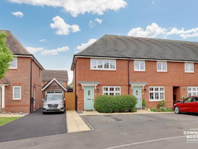 2 bedroom end of terrace house for sale