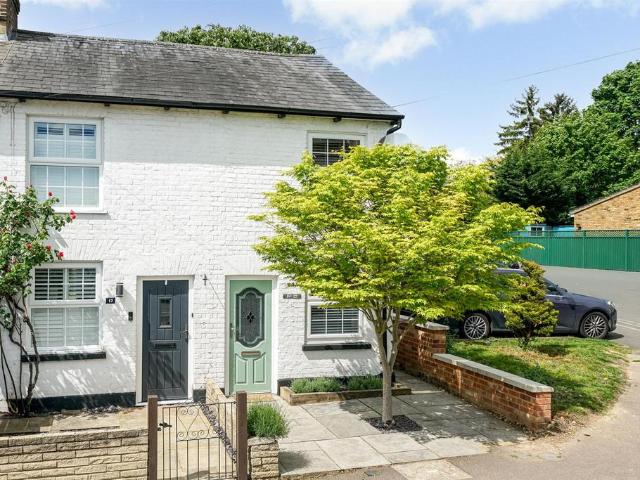 2 bedroom end of terrace house for sale