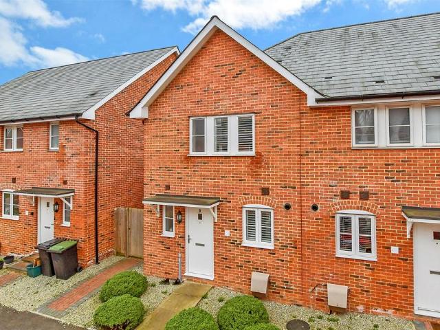 2 bedroom end of terrace house for sale