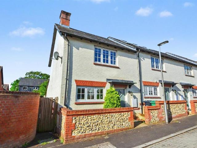 2 bedroom end of terrace house for sale