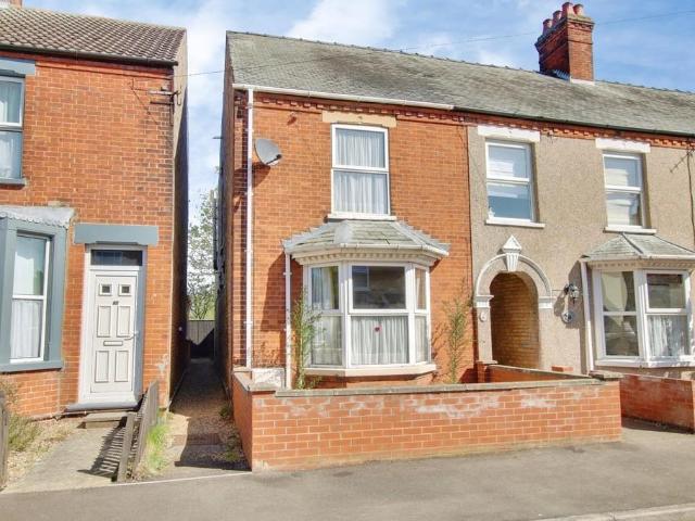 2 bedroom end of terrace house for sale