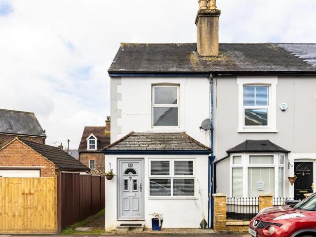 2 bedroom end of terrace house for sale