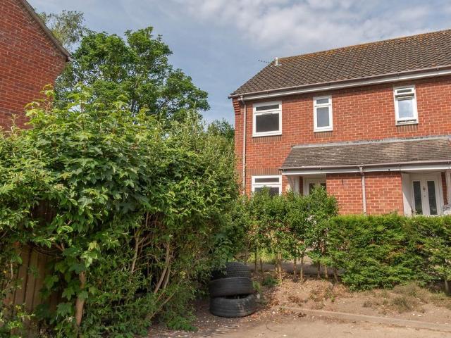 2 bedroom end of terrace house for sale