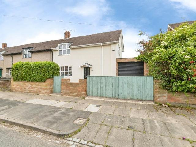 2 bedroom end of terrace house for sale