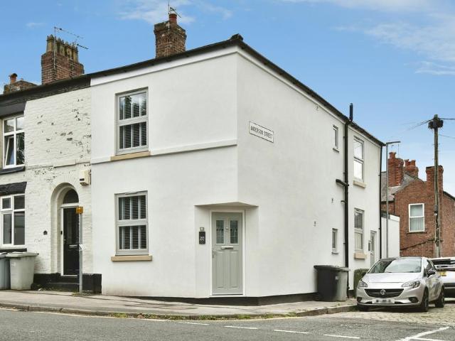 2 bedroom end of terrace house for sale